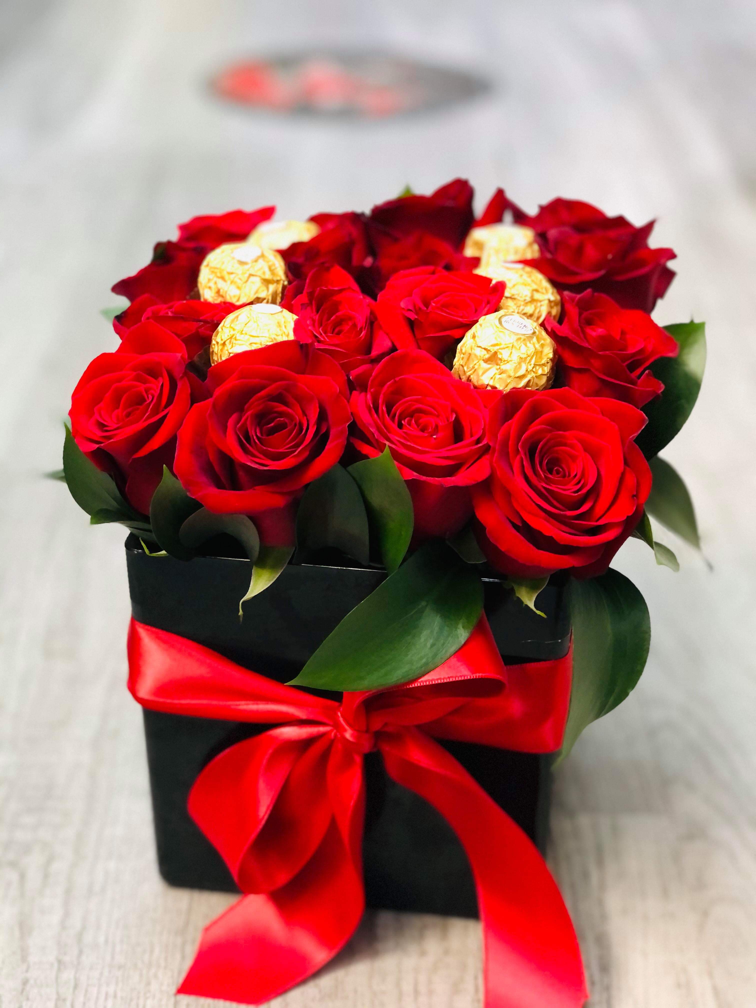 Red & Chocolate Box – Jardin Flower Shop